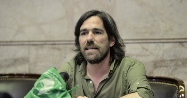 Nicolás del Caño: una guitarra olvidada, su gusto "ricotero" y siempre ...